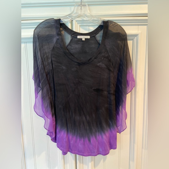 Red Haute | Tops | Red Haute Winged Flutter Top | Poshmark